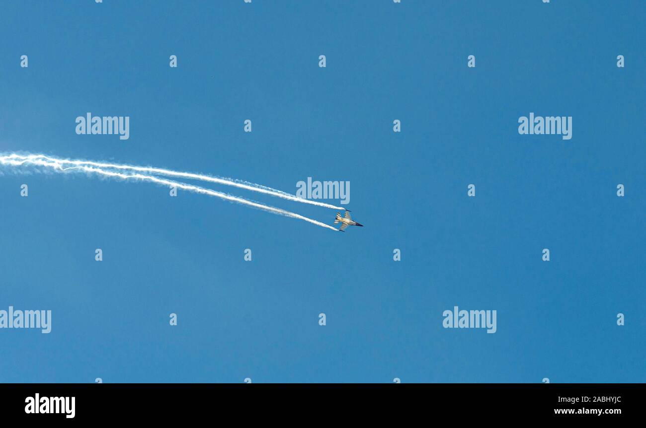 Military aircraft in flight, Fighting Falcon F-16 by Lockheed Martin ...