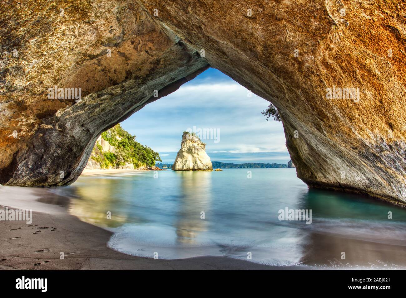 Cathedral Cove on Coromandel Peninsula at Sunrise, New Zealand Stock ...