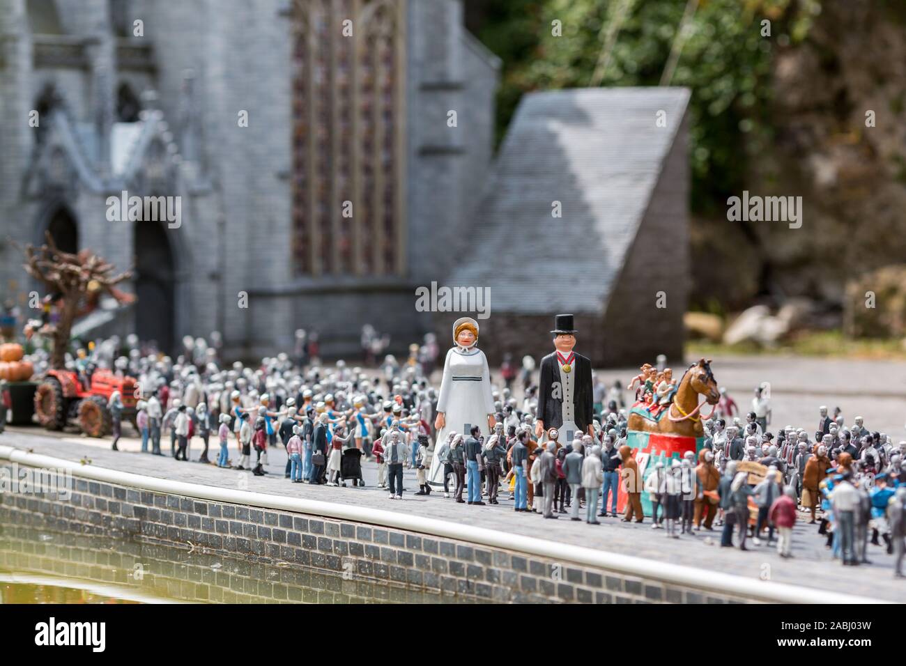 Miniature village people hi-res stock photography and images - Alamy