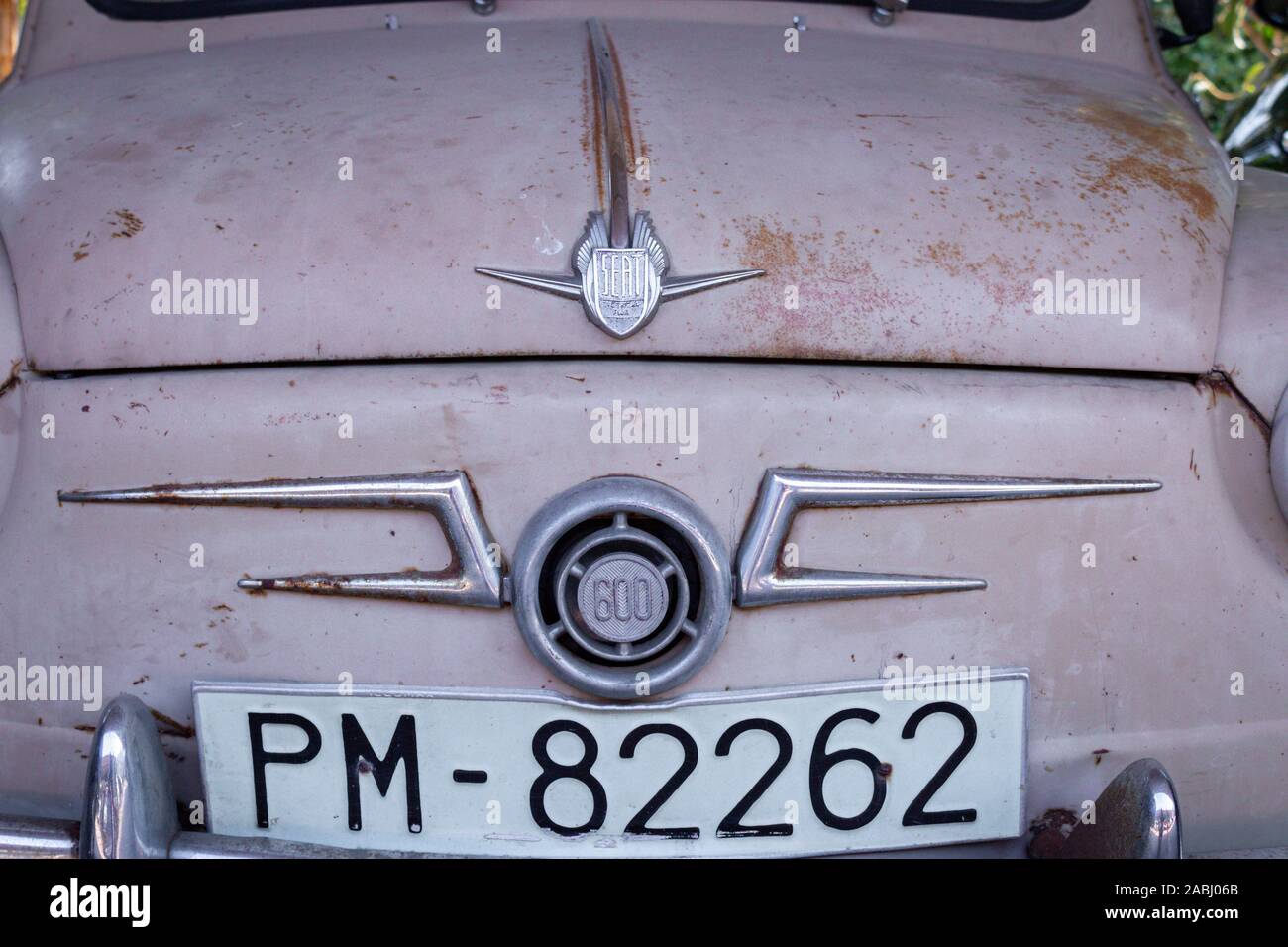 Front view of old Fiat 500 600 Stock Photo - Alamy