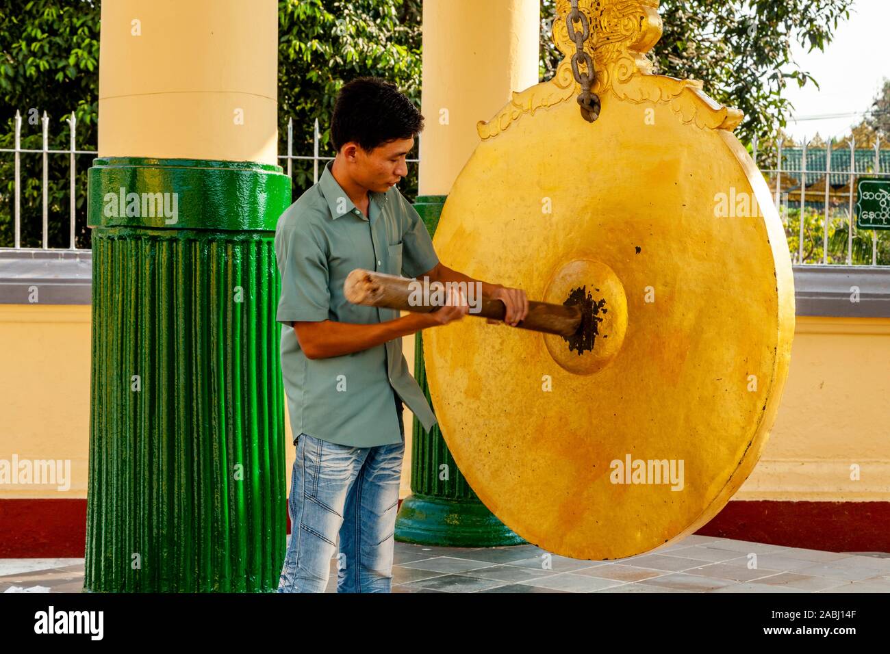 Maya ritual hi-res stock photography and images - Alamy