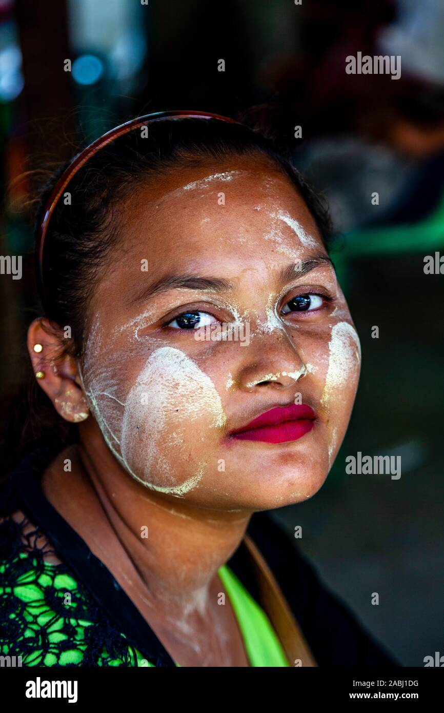 Myanmar people portrait hi-res stock photography and images - Alamy