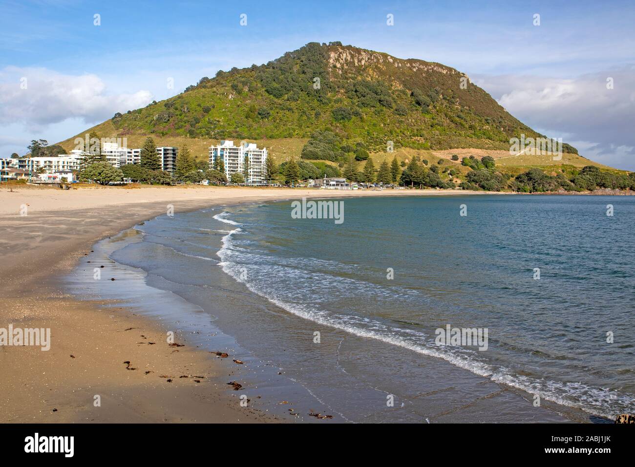 Mount maunganui beach bay hi-res stock photography and images - Alamy