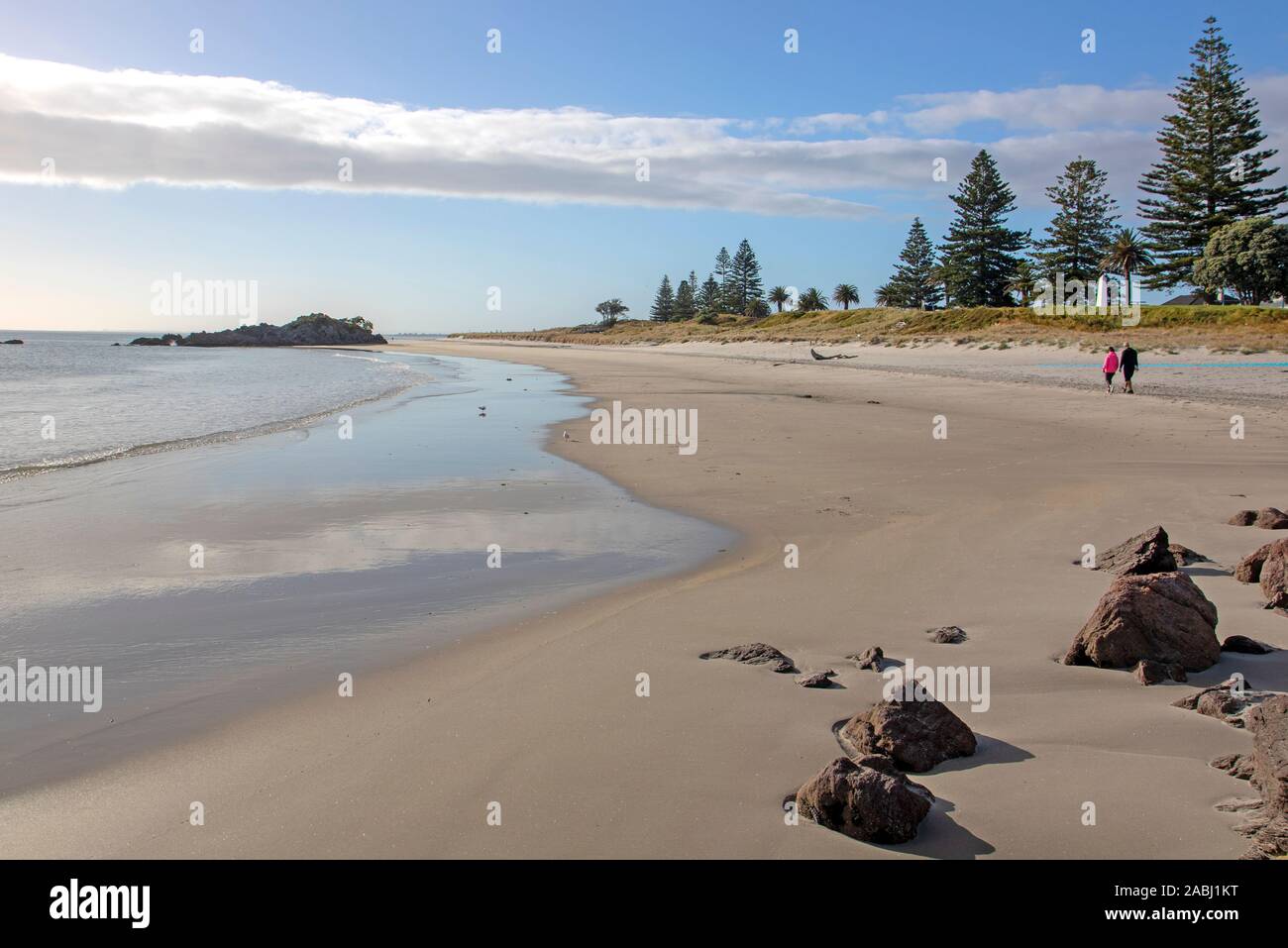 Mount maunganui beach bay hi-res stock photography and images - Alamy