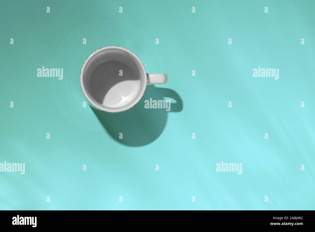 Empty tea cup hi-res stock photography and images - Alamy