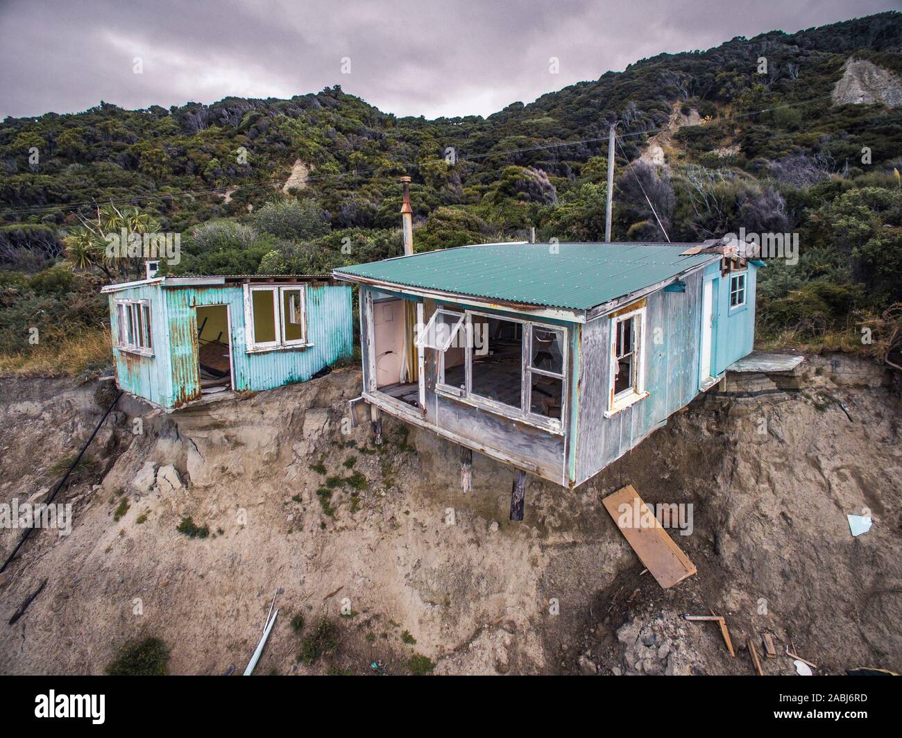 House collapse erosion hi-res stock photography and images - Alamy