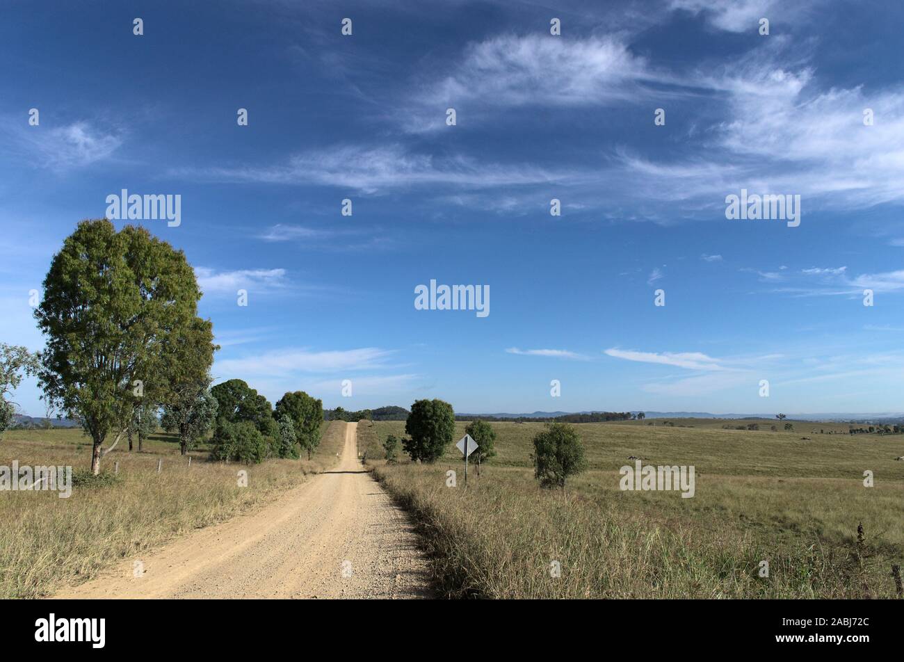 Dirt road in outback australia Stock Photo - Alamy