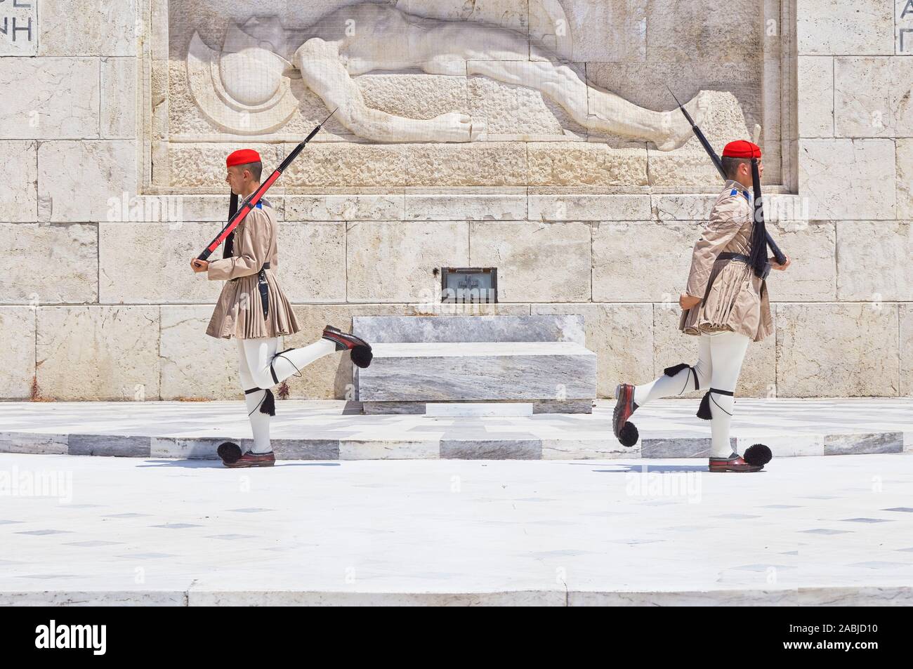 Evzone soldiers hi-res stock photography and images - Alamy