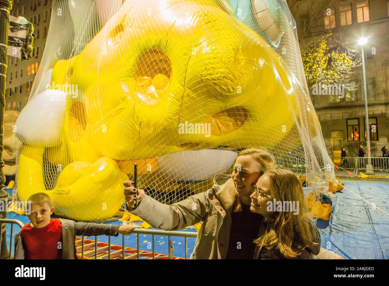 Spongebob squarepants characters character hi-res stock photography and ...