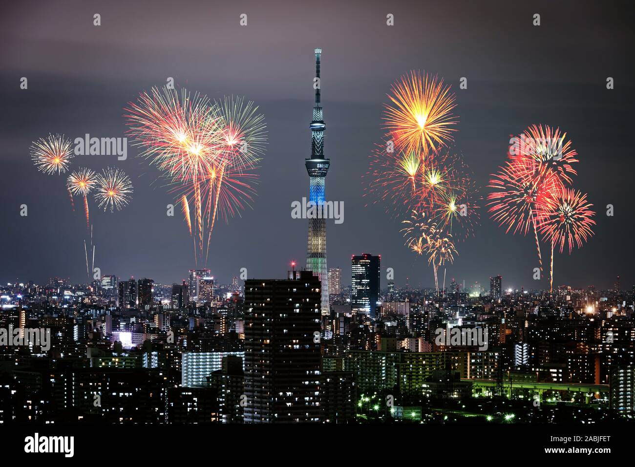Tokyo sky tree fireworks hi-res stock photography and images - Alamy