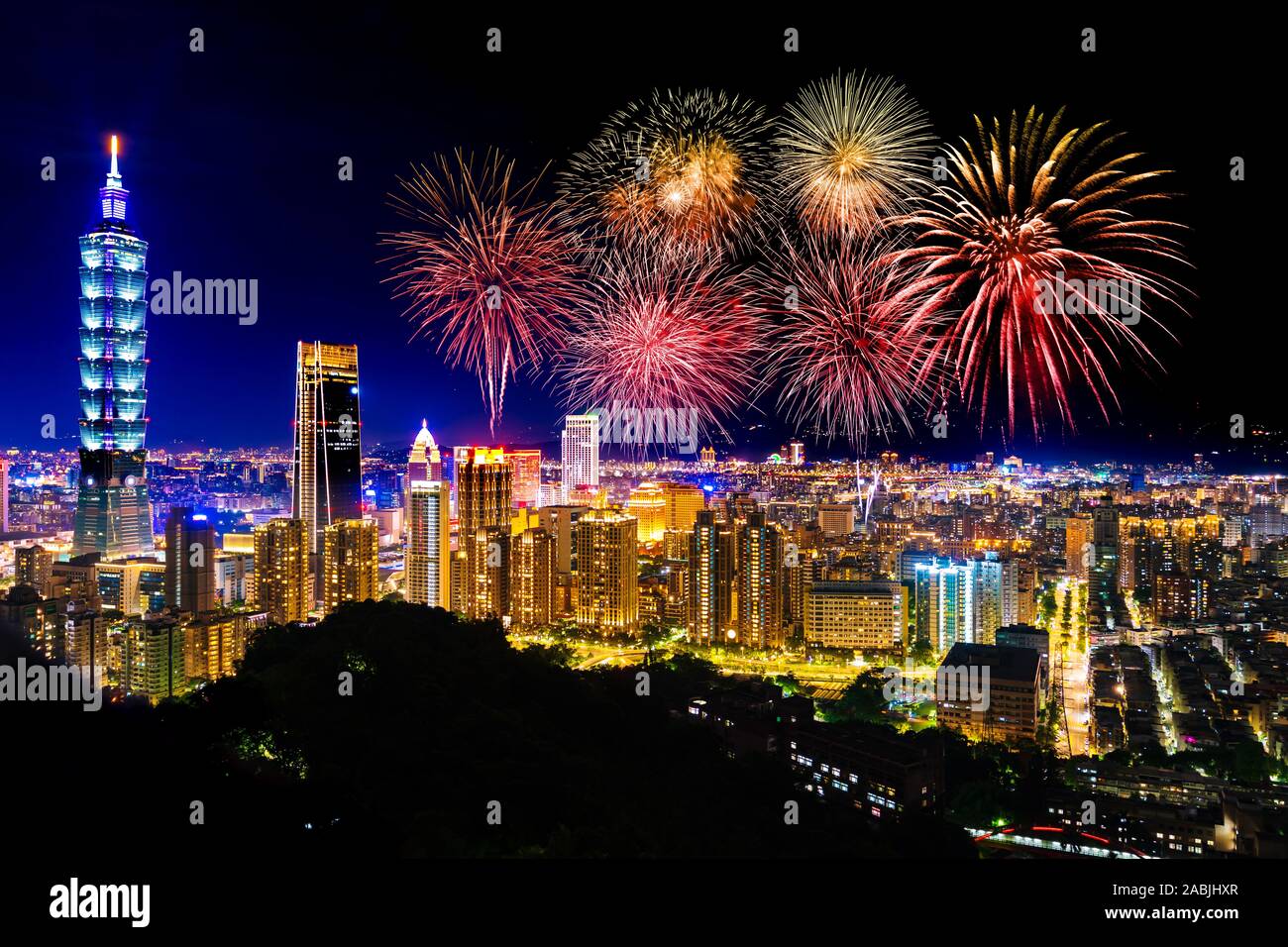 Taipei 101 fireworks hi-res stock photography and images - Alamy