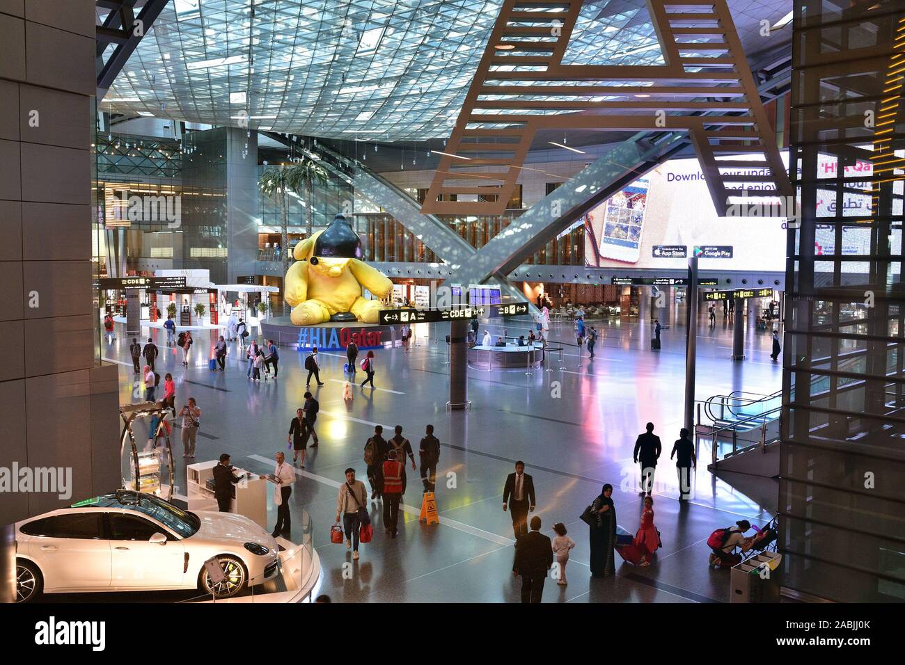 Hamad international airport building hi-res stock photography and ...
