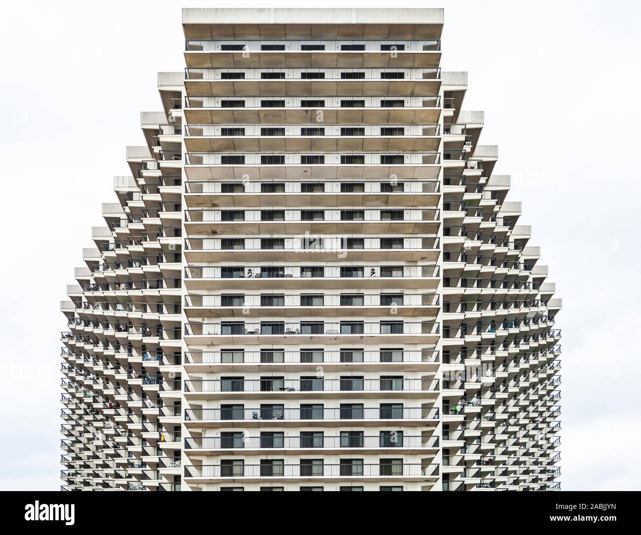 Condo Building Exterior High Resolution Stock Photography and Images ...