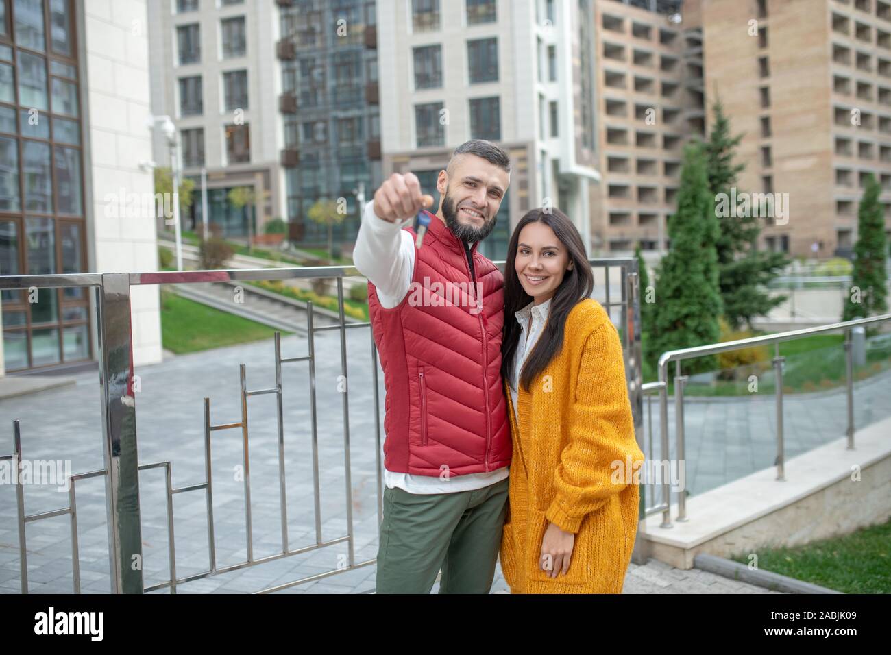 Couple happy people moving walking hi-res stock photography and images ...