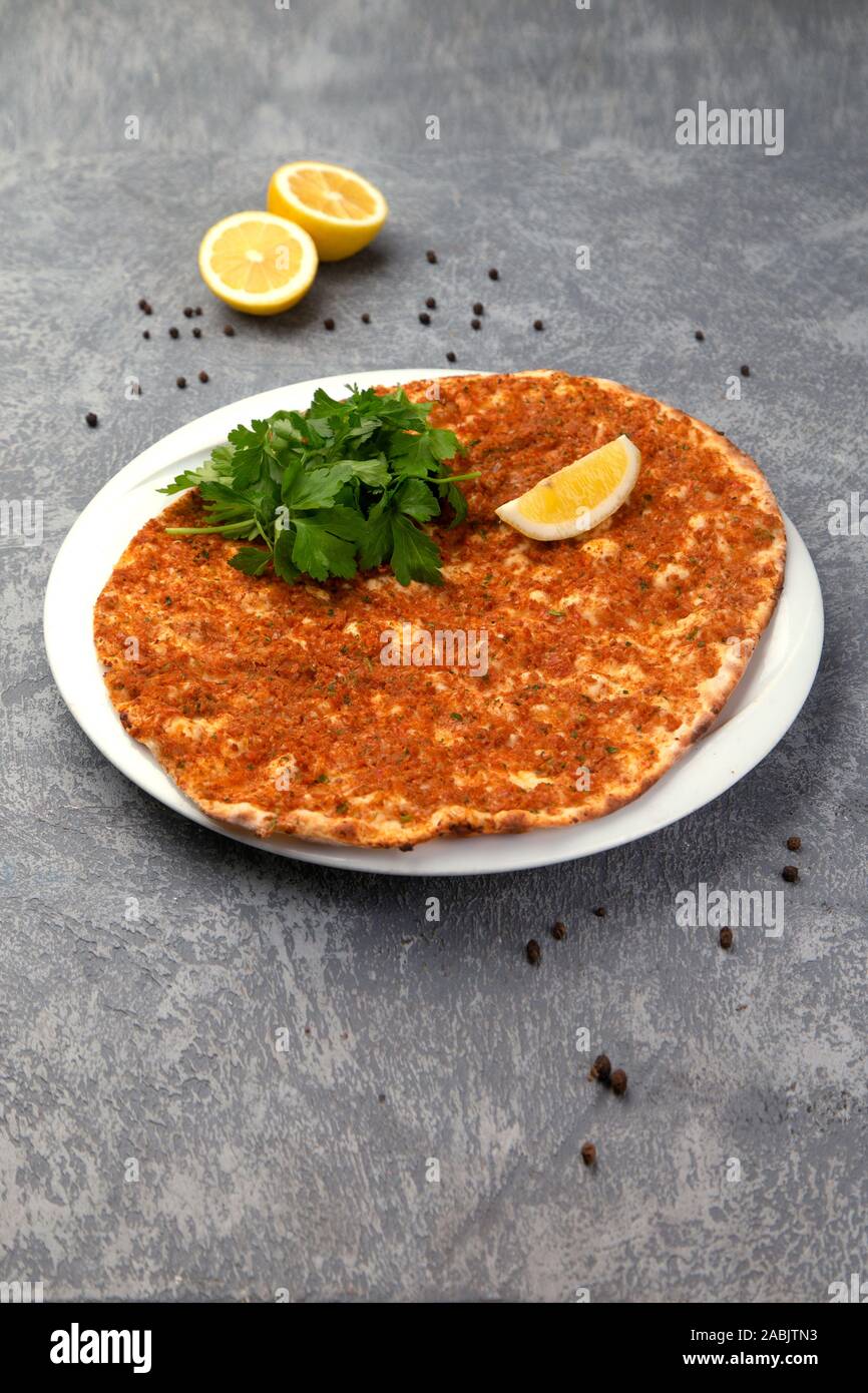 Lahmajun hi-res stock photography and images - Alamy