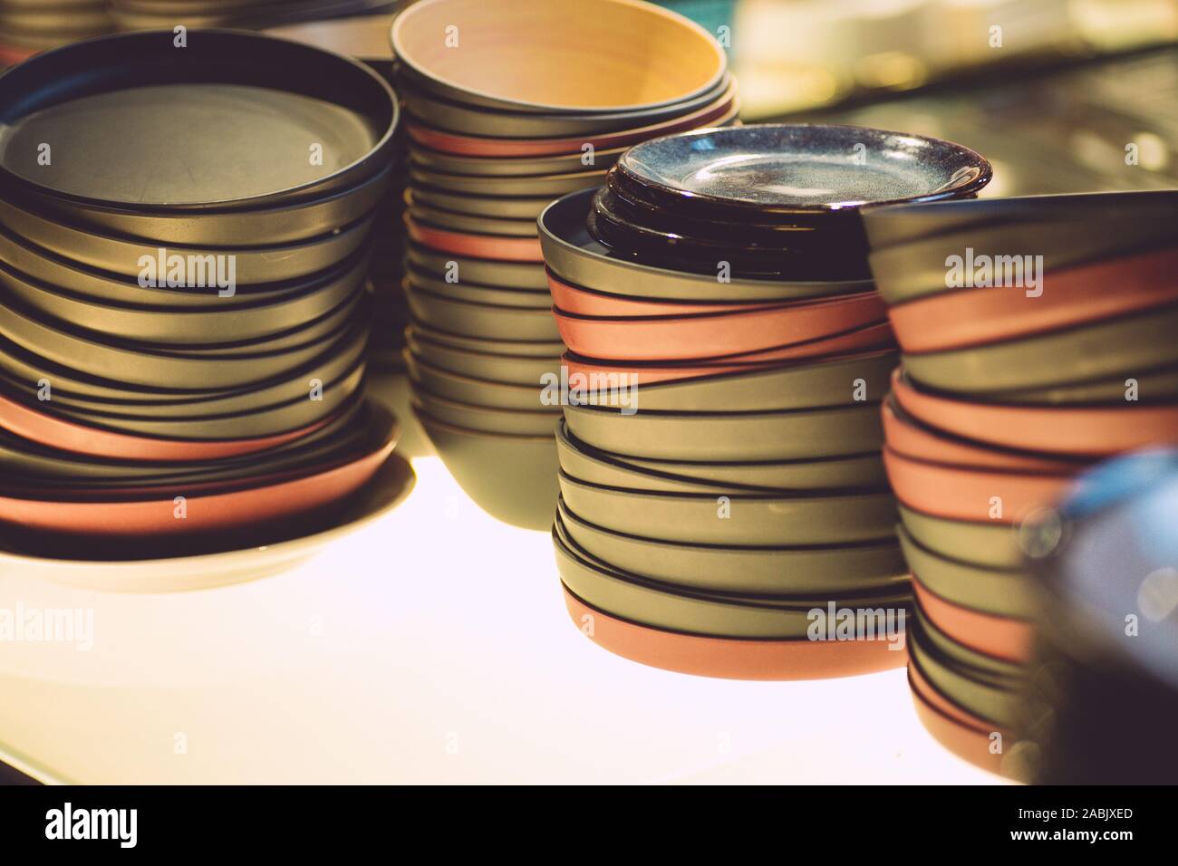 Eco-friendly fast food plates. Dishes for restaurants and street food ...