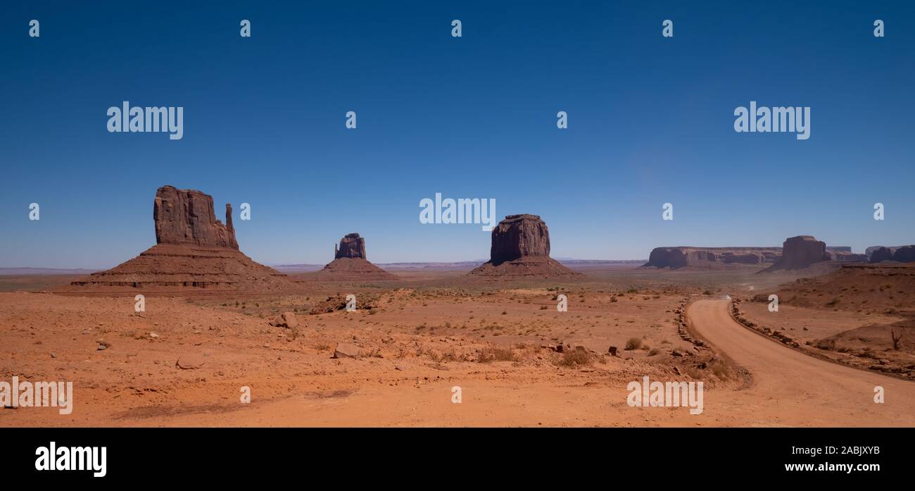 Monument Valley region of the Colorado Plateau with vast sandstone ...
