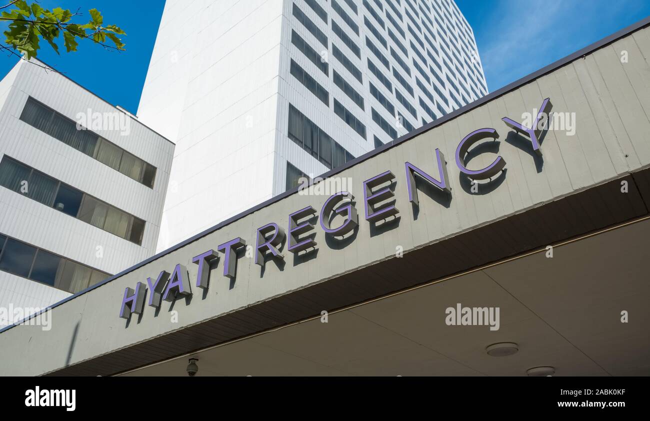 Hyatt regency logo hi-res stock photography and images - Alamy