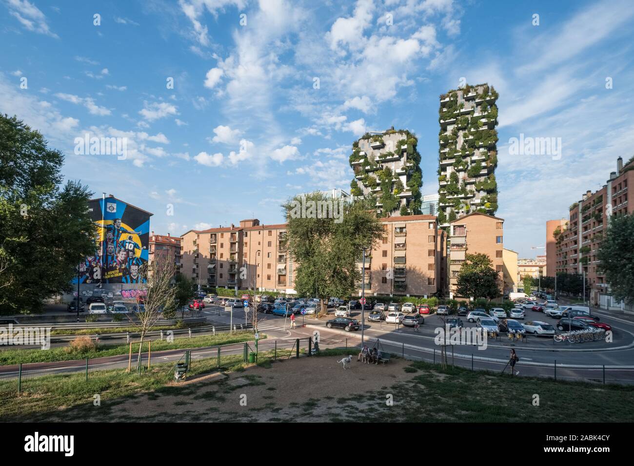 Milan tree buildings hi-res stock photography and images - Alamy
