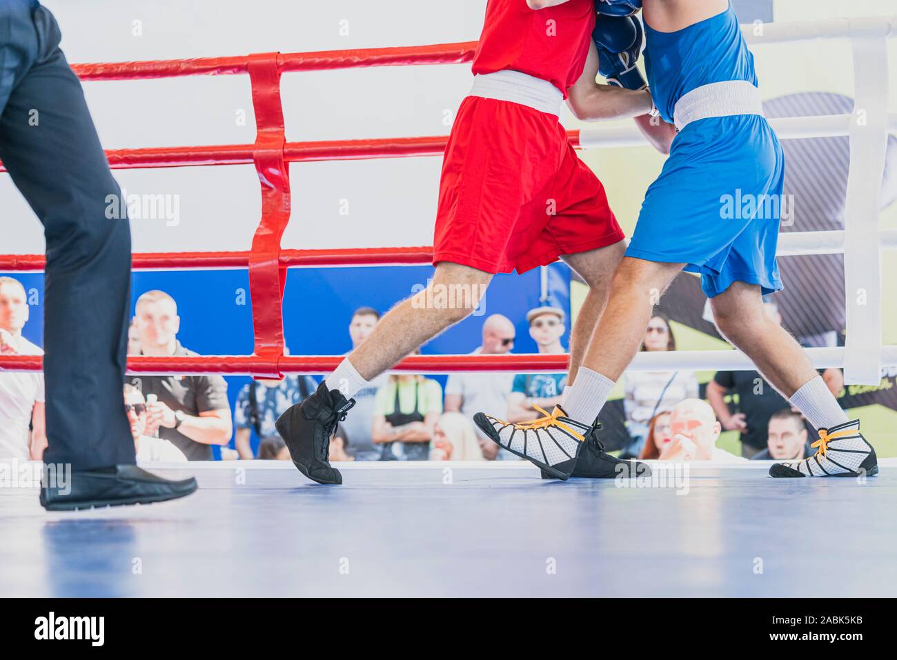 Legs horizontal hi-res stock photography and images - Alamy