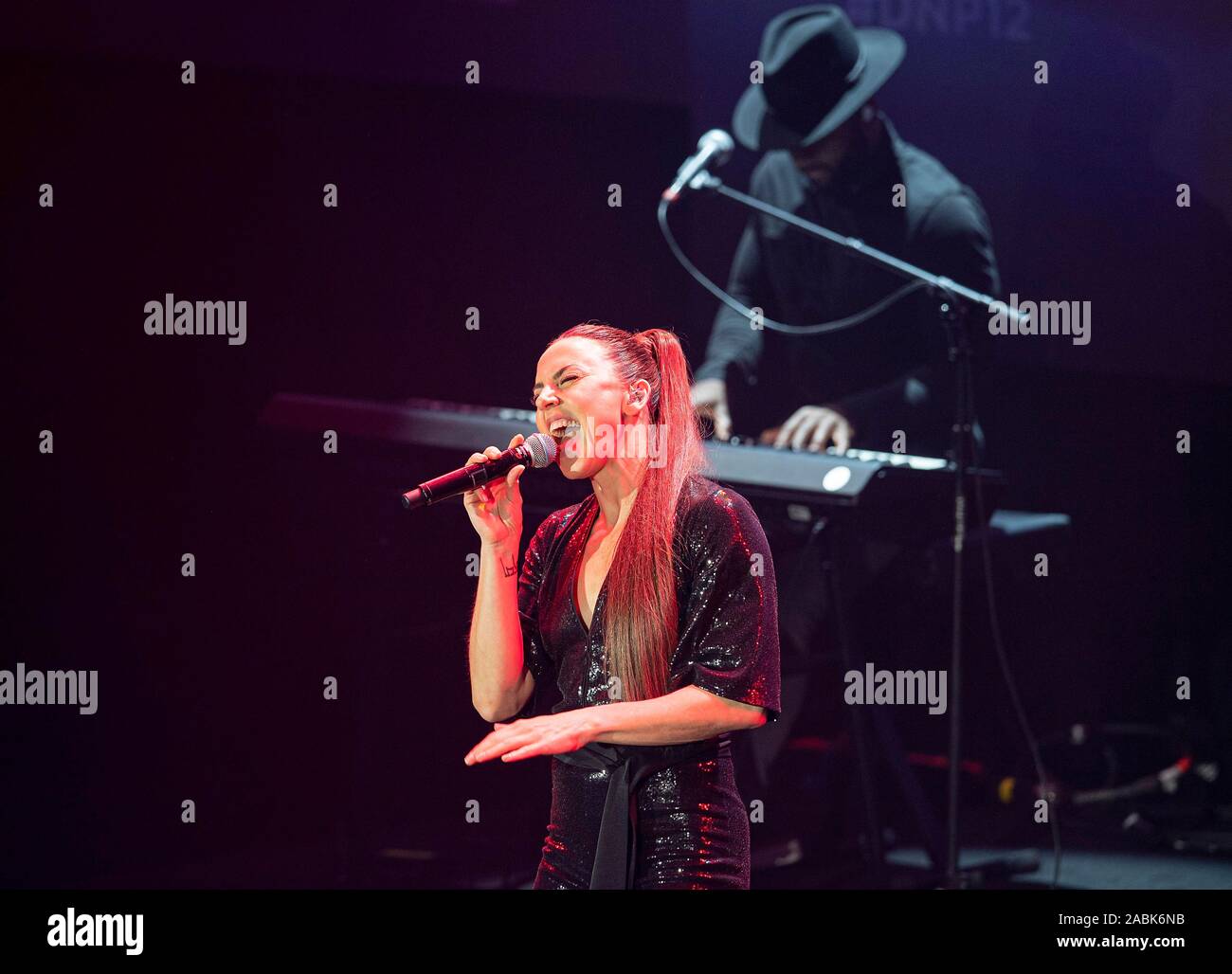 Mel c sings hi-res stock photography and images - Alamy