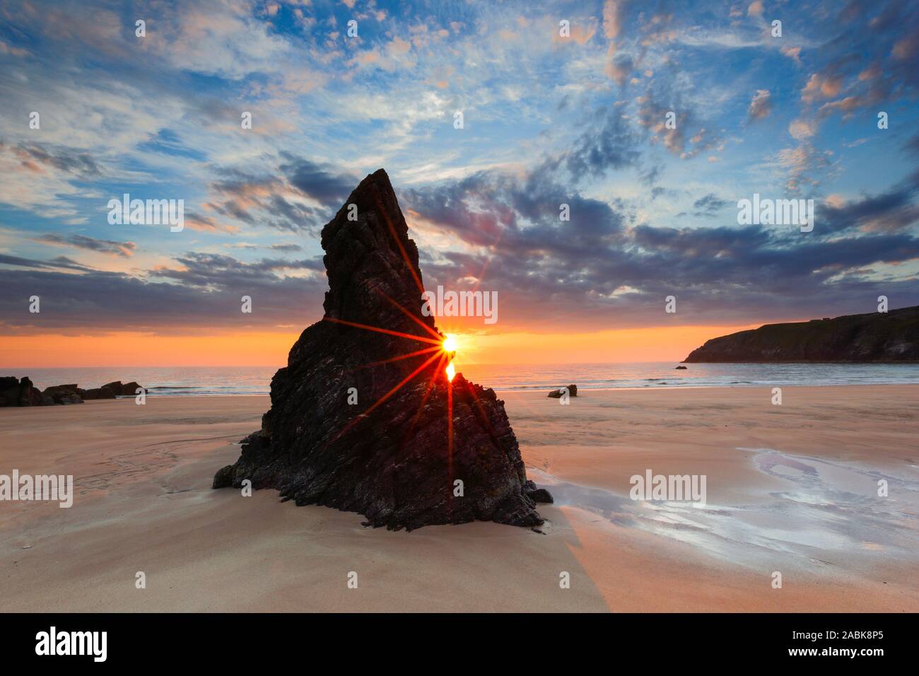 Sandy beach (Sango Bay) on the Scottish coast near Durness. Scotland ...