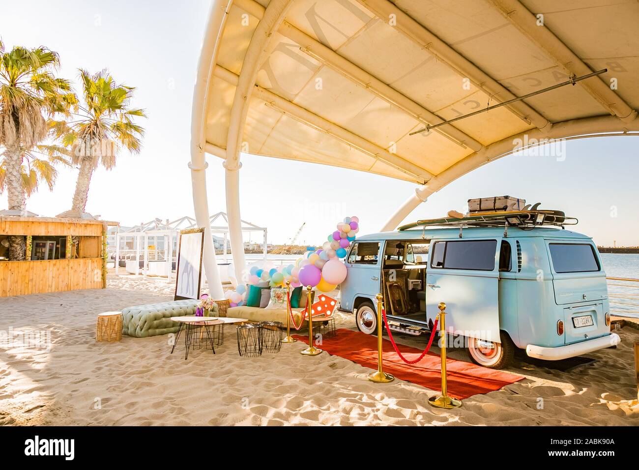 Combi cafe hi-res stock photography and images - Alamy