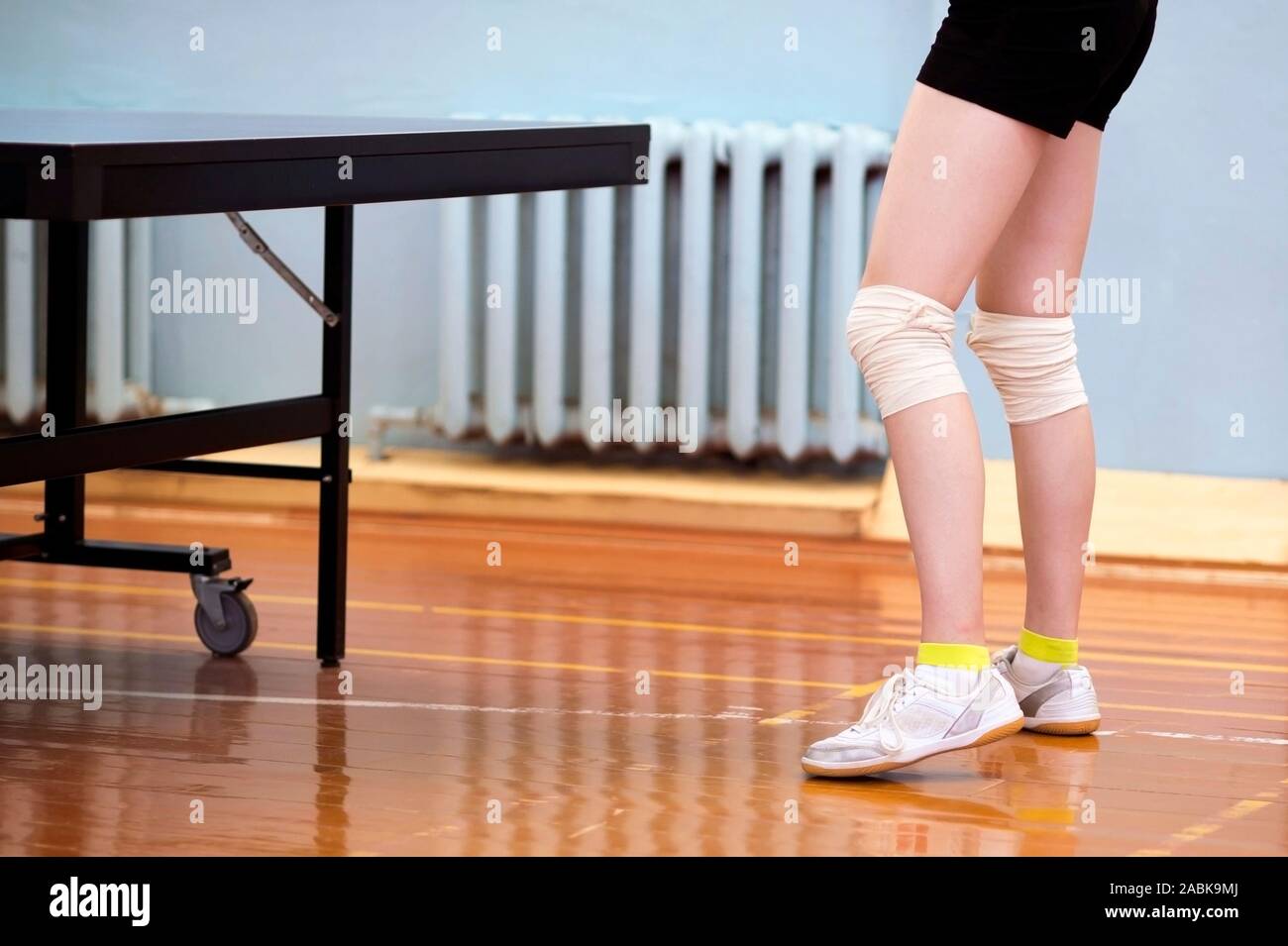 Weak legs hi-res stock photography and images - Alamy