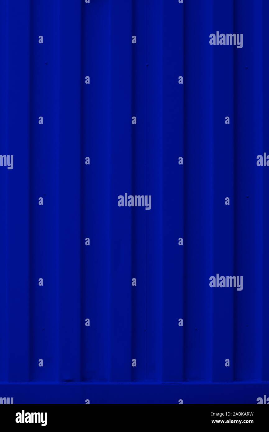 Row blue metal shipping containers hi-res stock photography and images ...