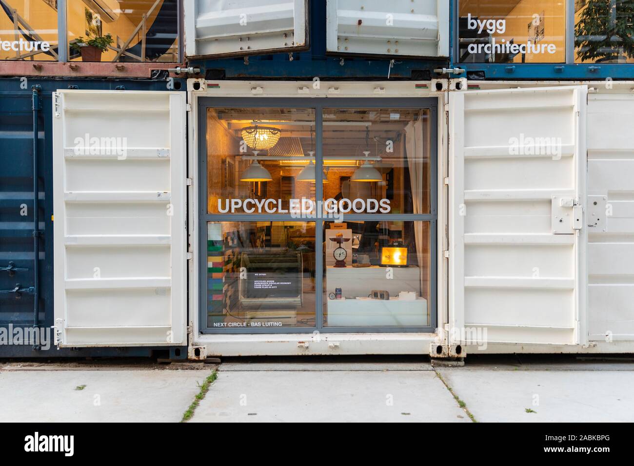 Used shipping container hi-res stock photography and images - Alamy