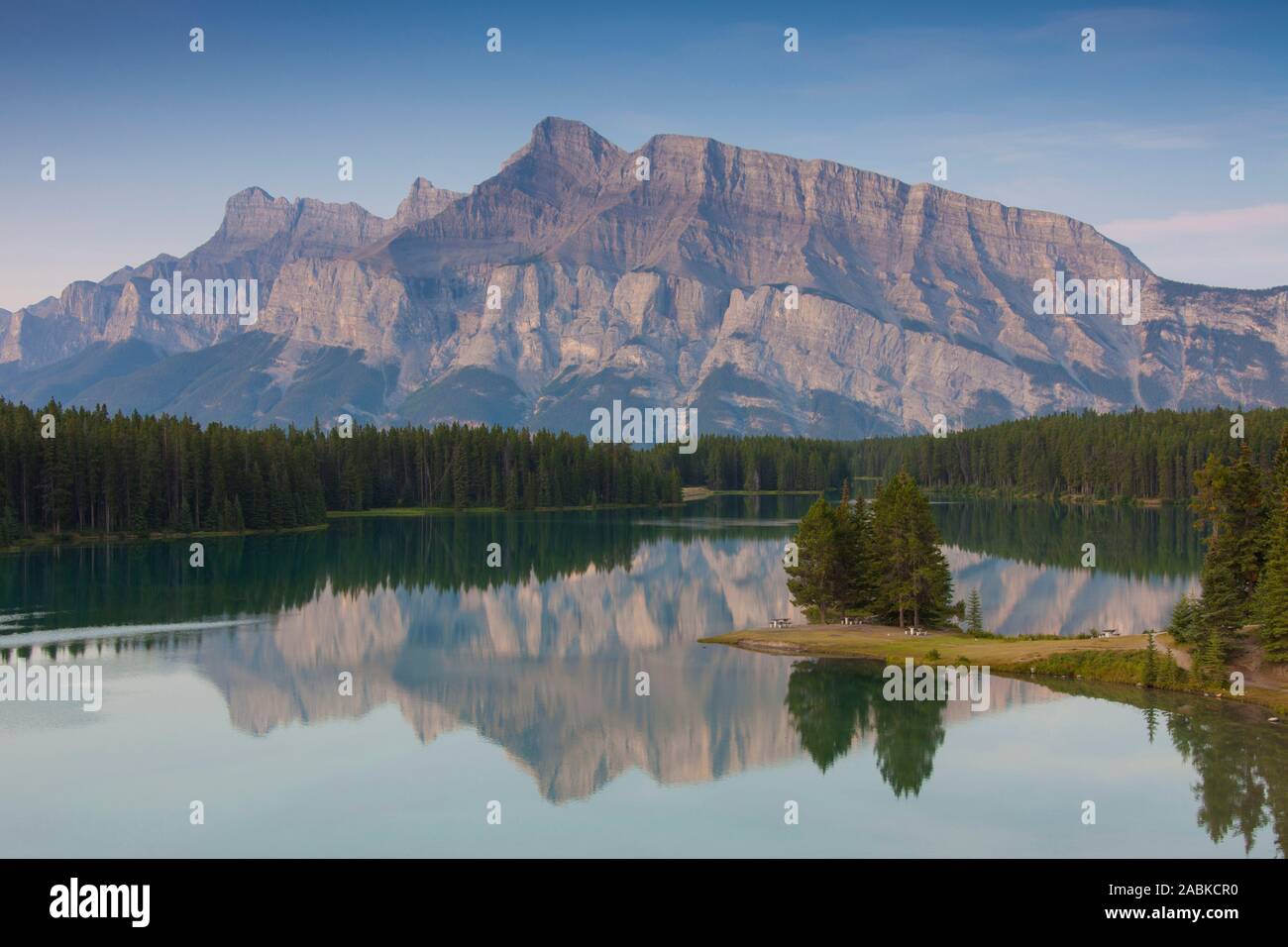 Two Jack Lake, Banff National Park, Alberta, Canada Stock Photo - Alamy