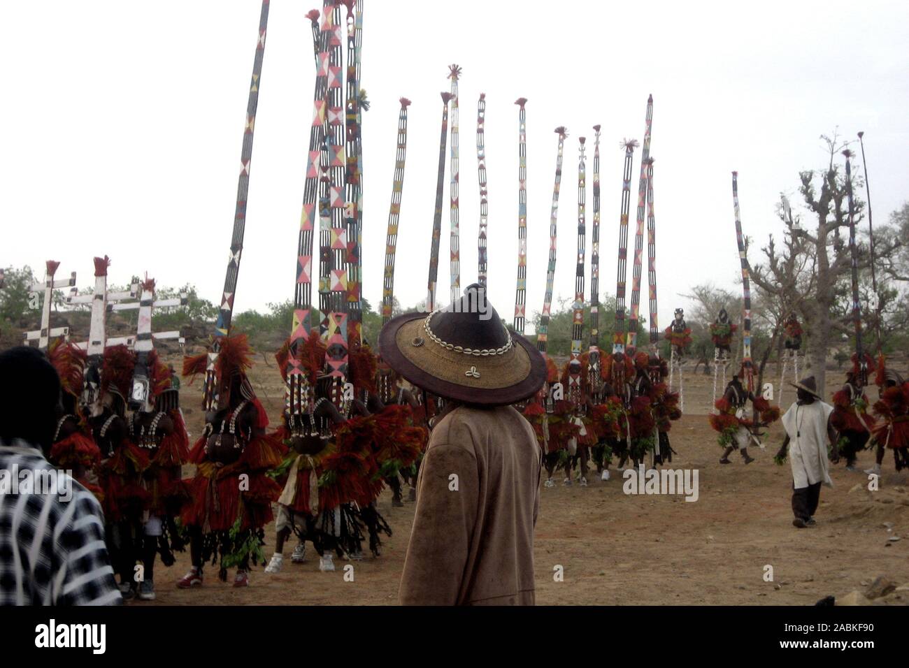Dogon mask dama hi-res stock photography and images - Alamy