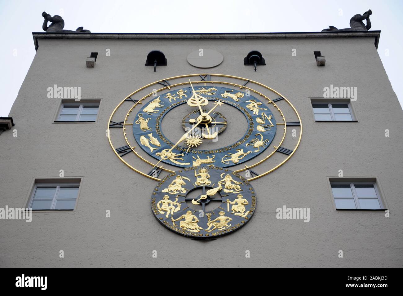 The newly restored astronomical clock in the courtyard of the Deutsches ...