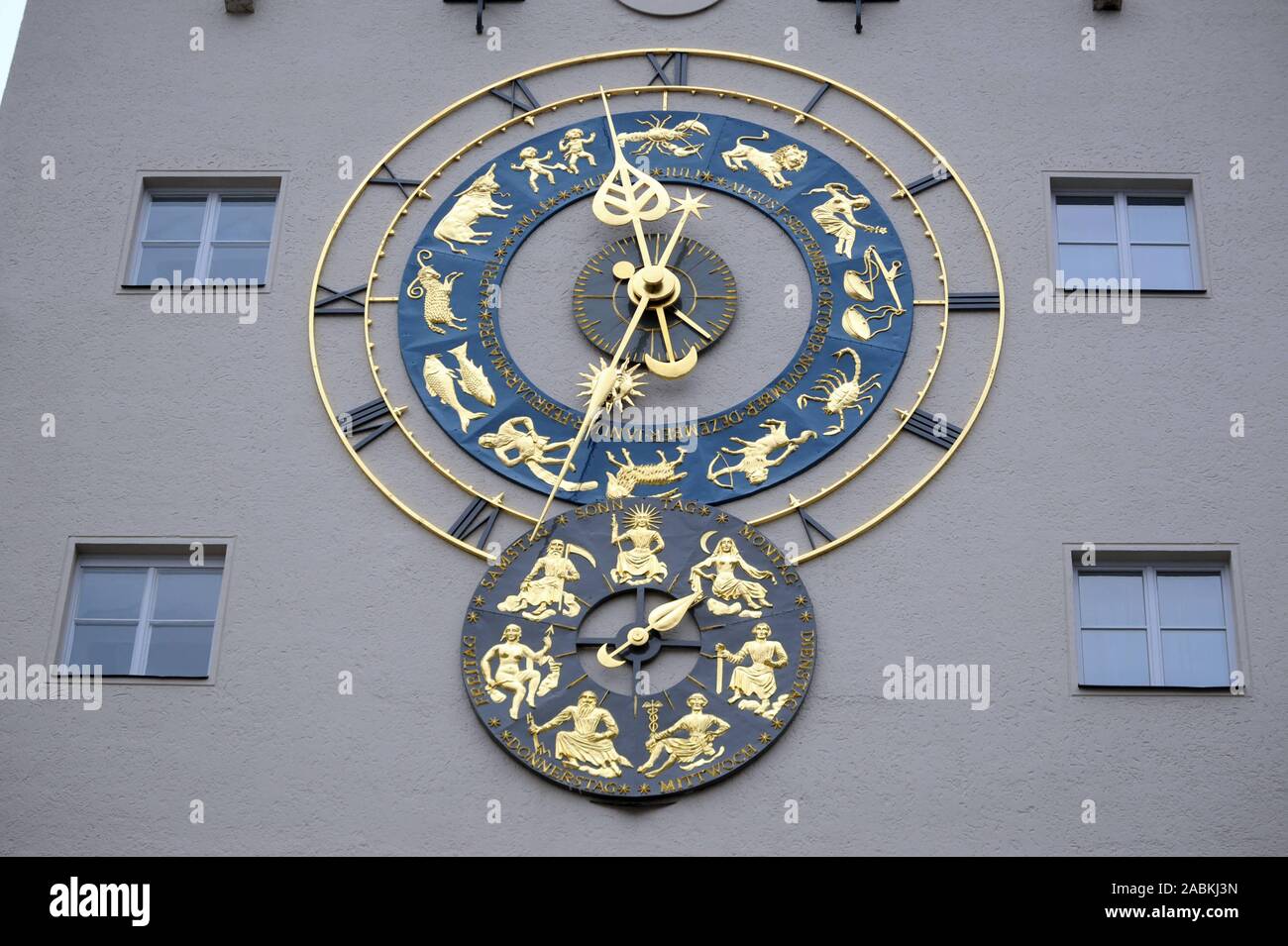 The newly restored astronomical clock in the courtyard of the Deutsches ...