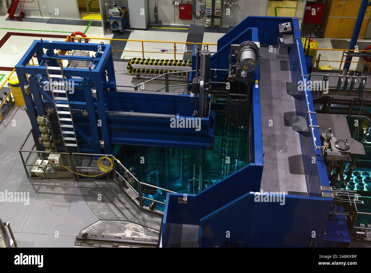 Reactor pool hi-res stock photography and images - Alamy