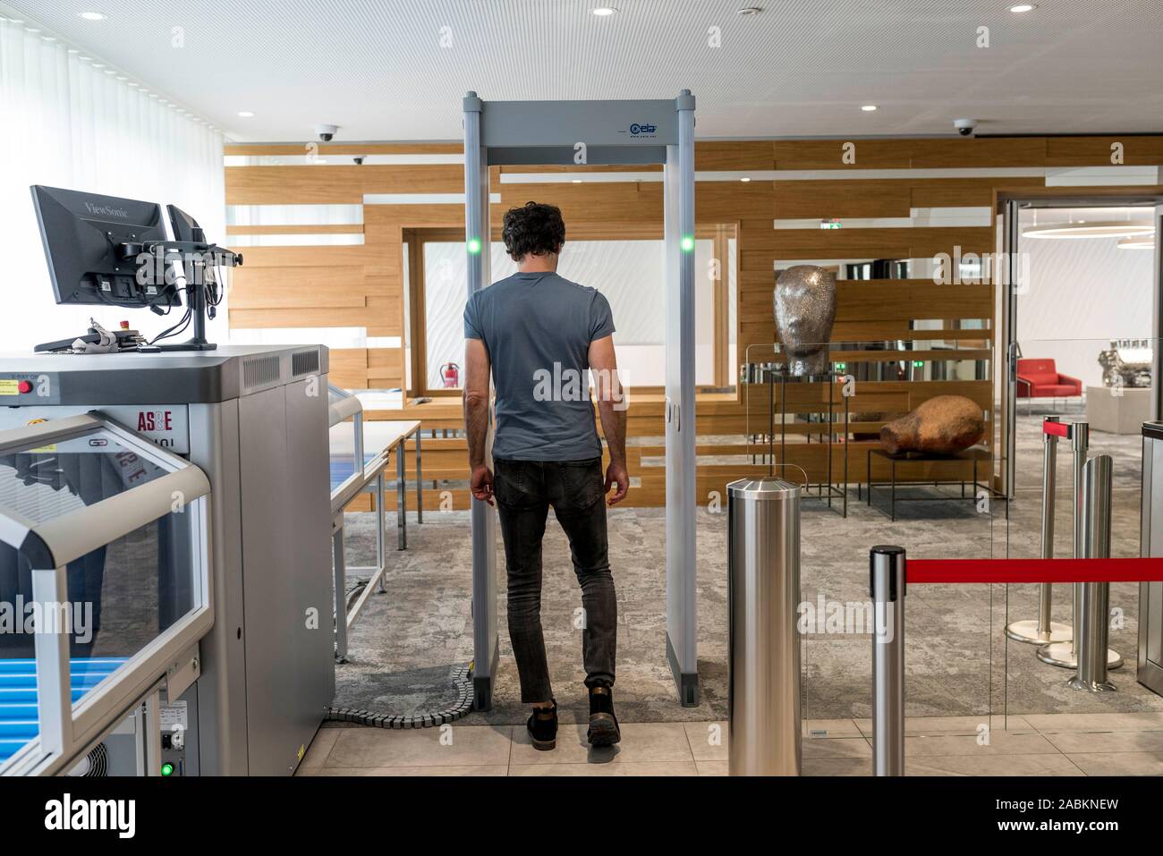 Security check hi-res stock photography and images - Alamy