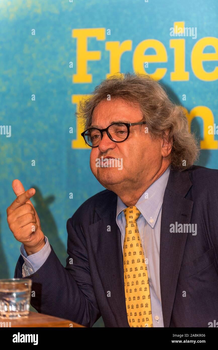 Focus magazine publisher hi-res stock photography and images - Alamy