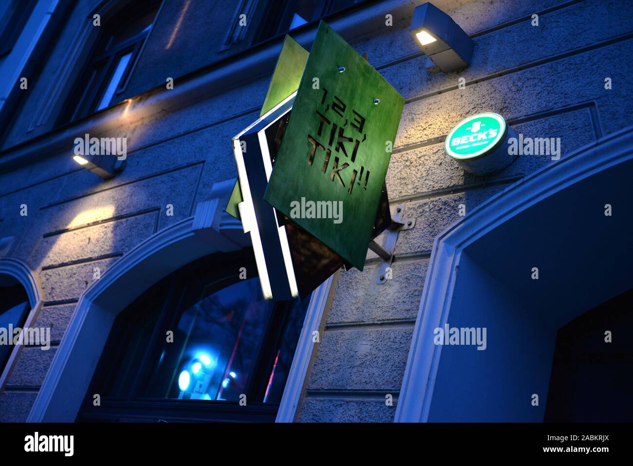 The pop-up bar "1, 2, 3 Tiki Tiki" at Blumenstrasse 43. [automated ...