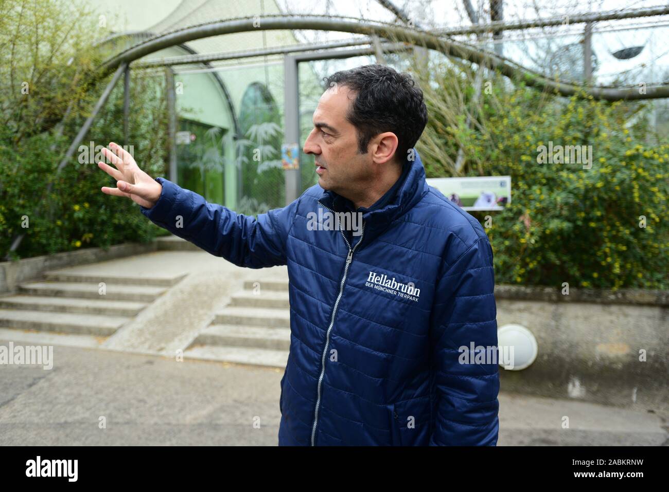 Zoo director hi-res stock photography and images - Alamy