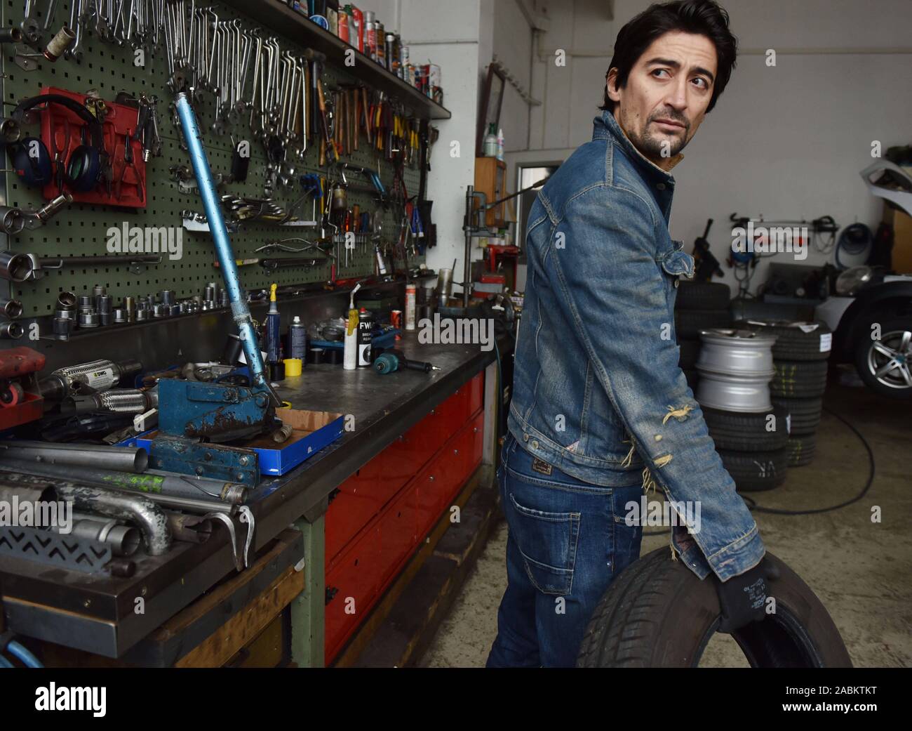 Actor Adrian Can in his brother's garage at Stahlgrubering in Munich ...