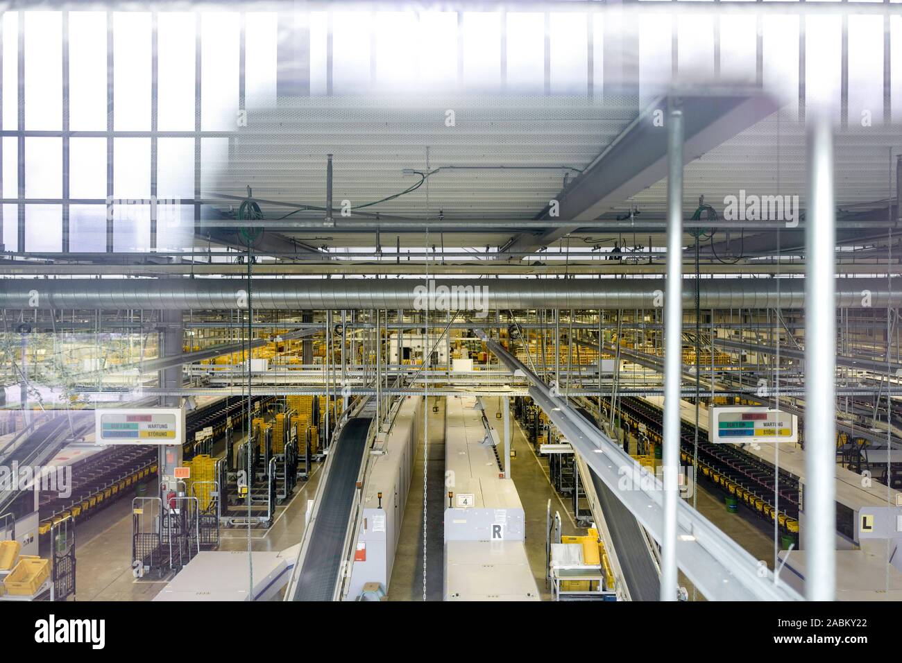 Sorting office largest hi-res stock photography and images - Alamy