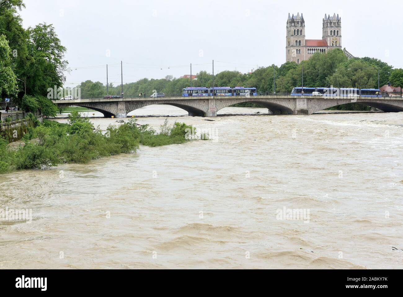 Flood on the Isar river, seen from Reichenbach Bridge and Maximilian ...