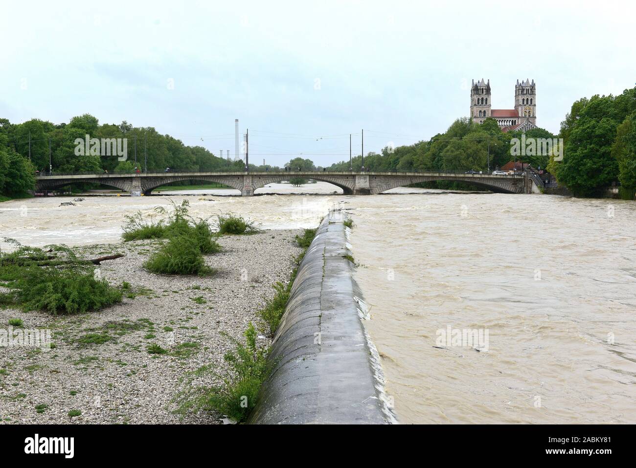 Flood on the Isar river, seen from Reichenbach Bridge and Maximilian ...