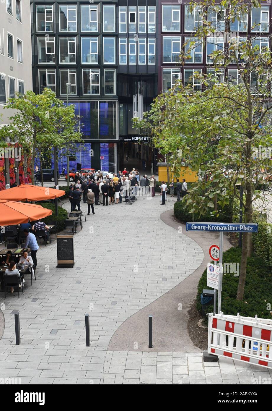 Inauguration of the new "Georg-Kronawitter-Platz" in downtown Munich ...