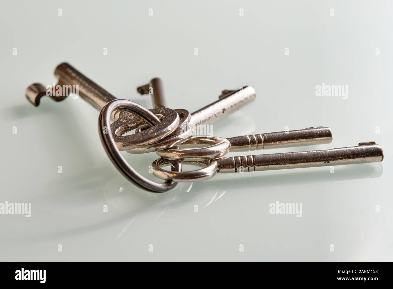 Hand over of keys hi-res stock photography and images - Alamy