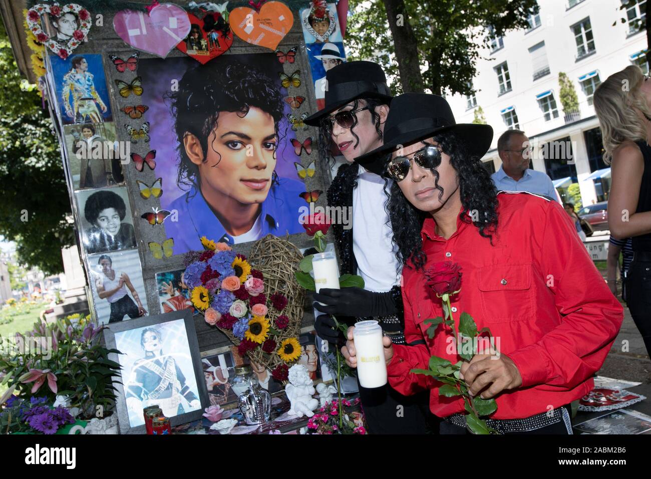 Michael jackson memorial service hi-res stock photography and images ...