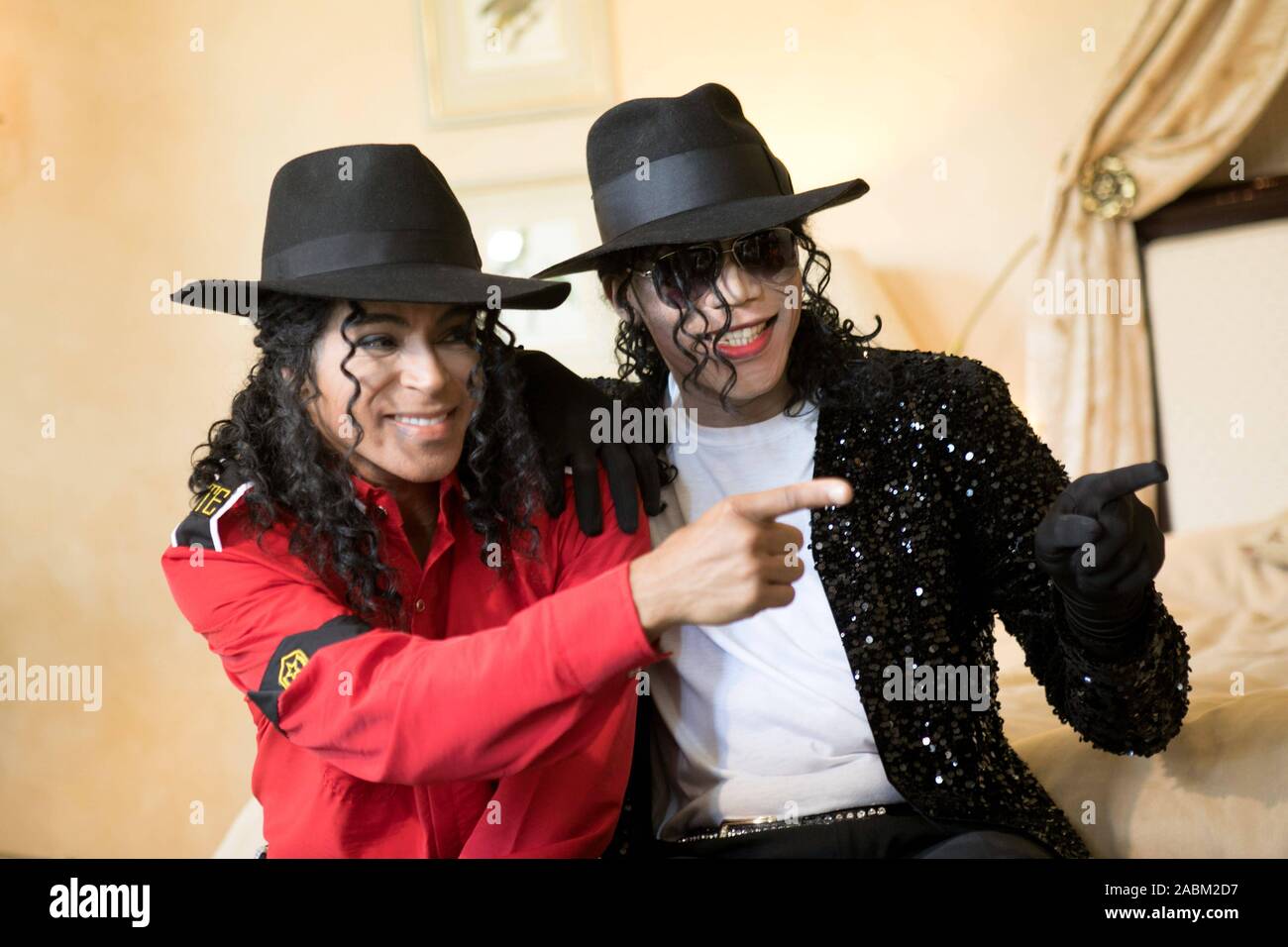 Michael jackson double hi-res stock photography and images - Alamy