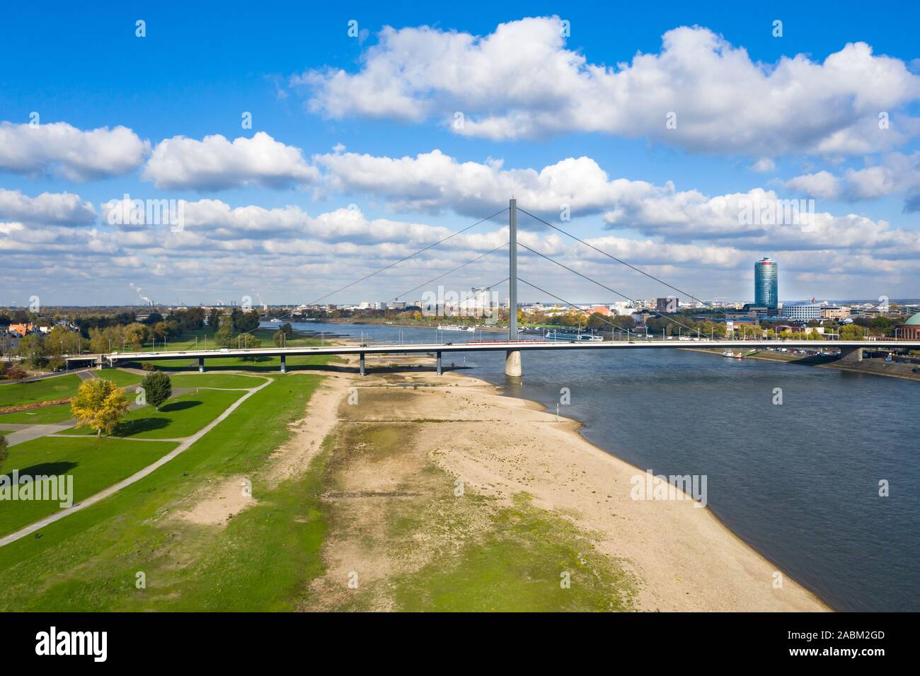 Rhein riverside hi-res stock photography and images - Alamy