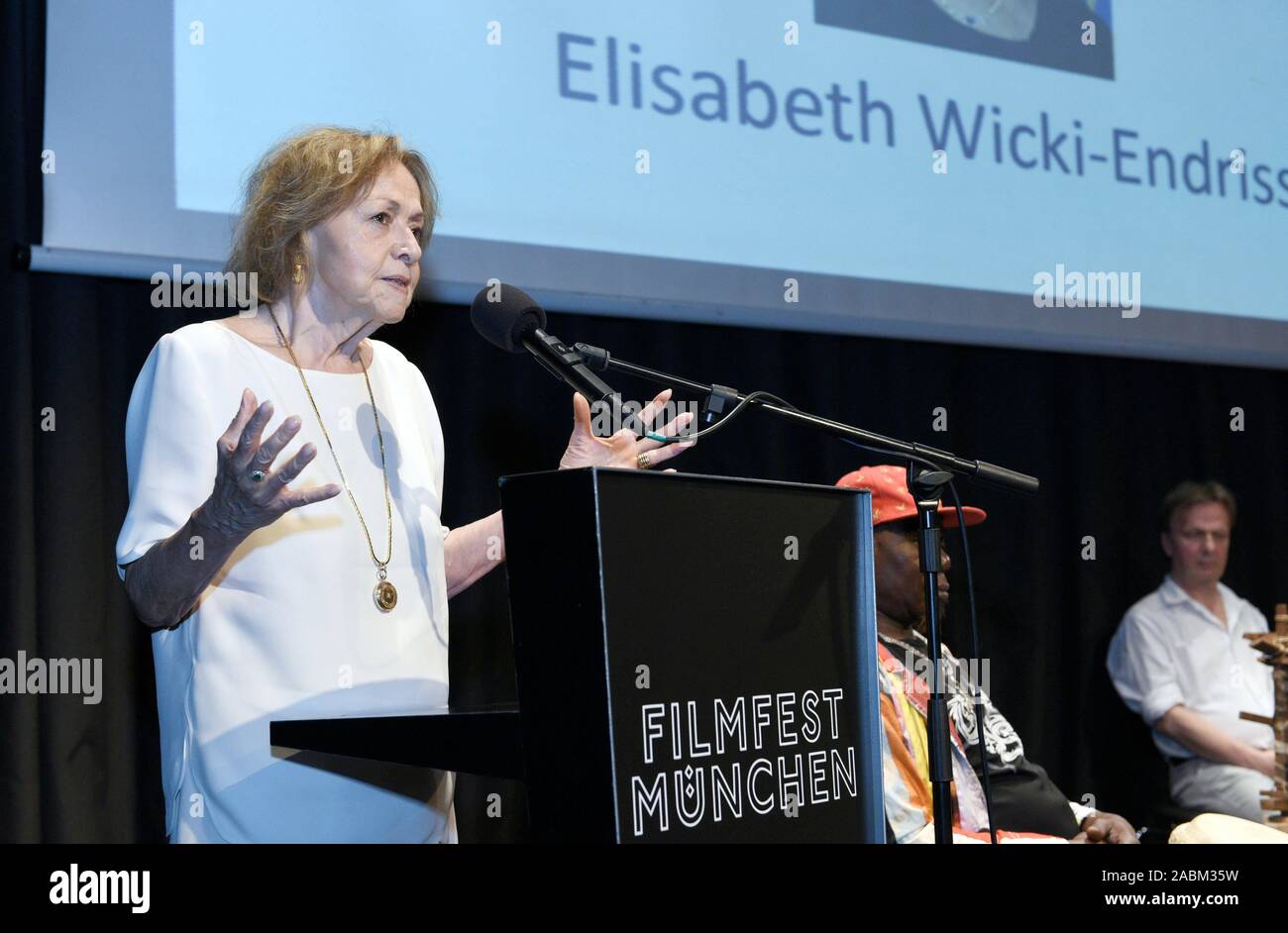 Elisabeth Wicki-Endriss receives the One Future Award of the Interfilm ...