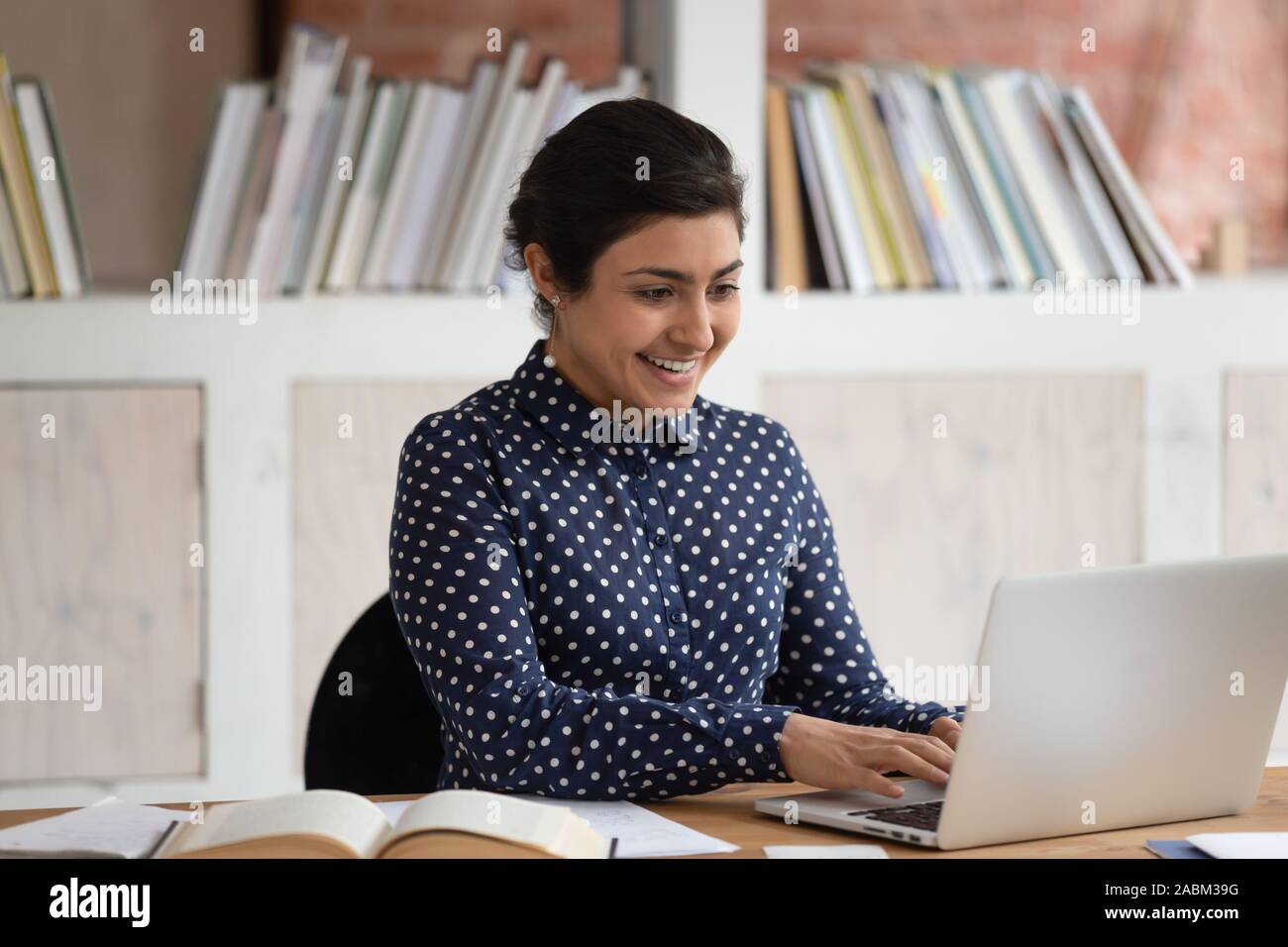 Indian girl computer school hi-res stock photography and images - Alamy